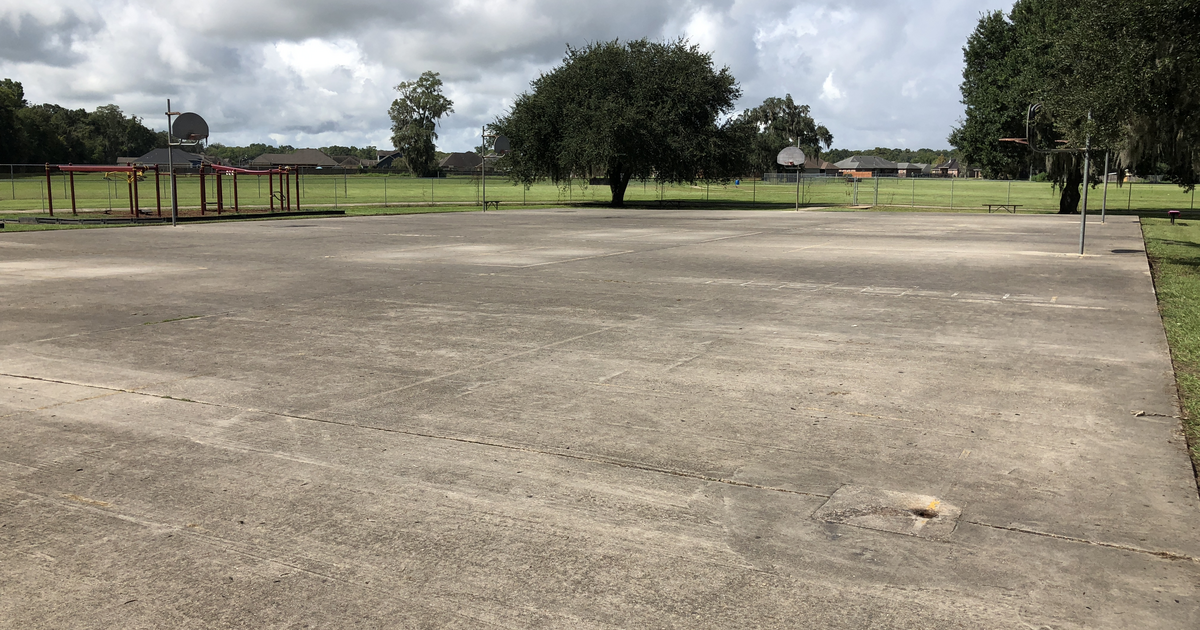 Rent Blacktop / Basketball Courts in Luling