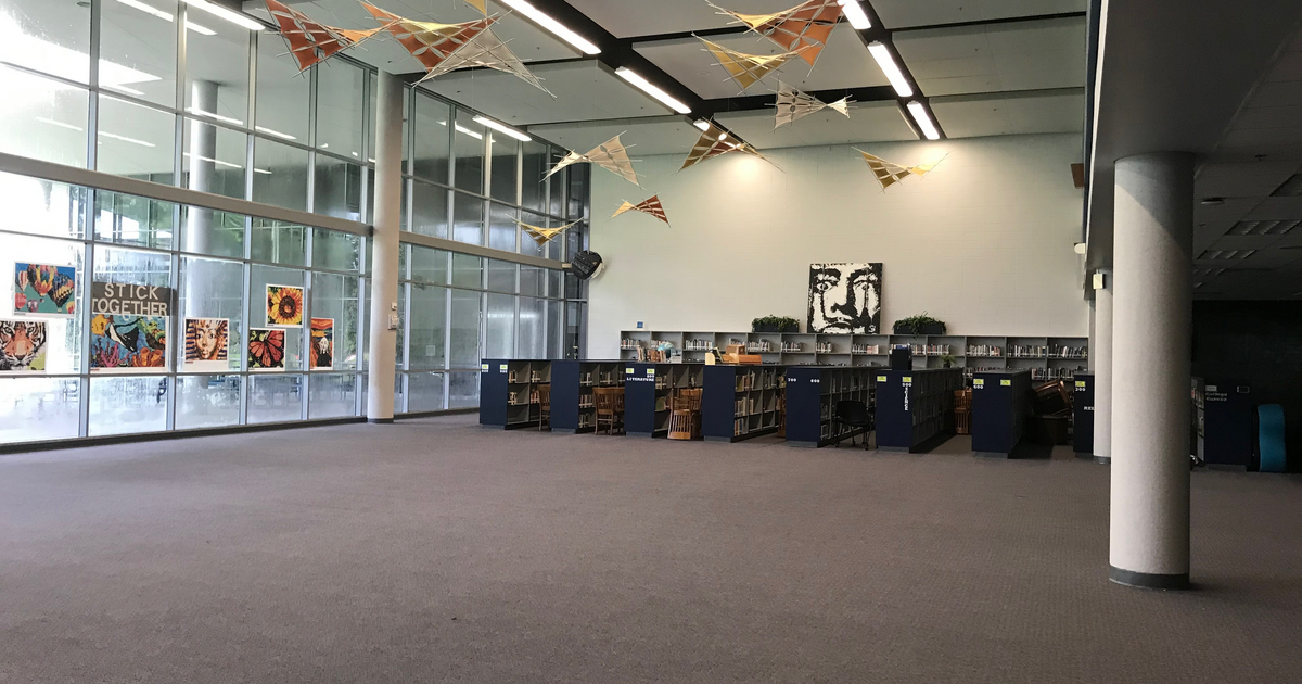 Rent Library in Klein