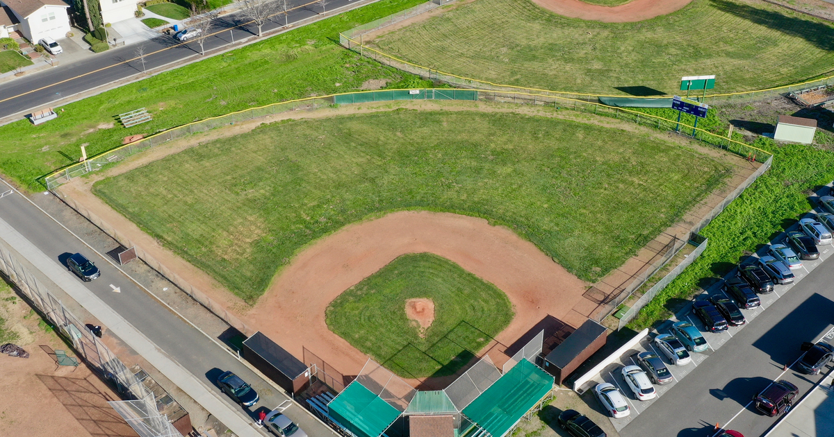 Rent Field - Baseball 4 in Fremont