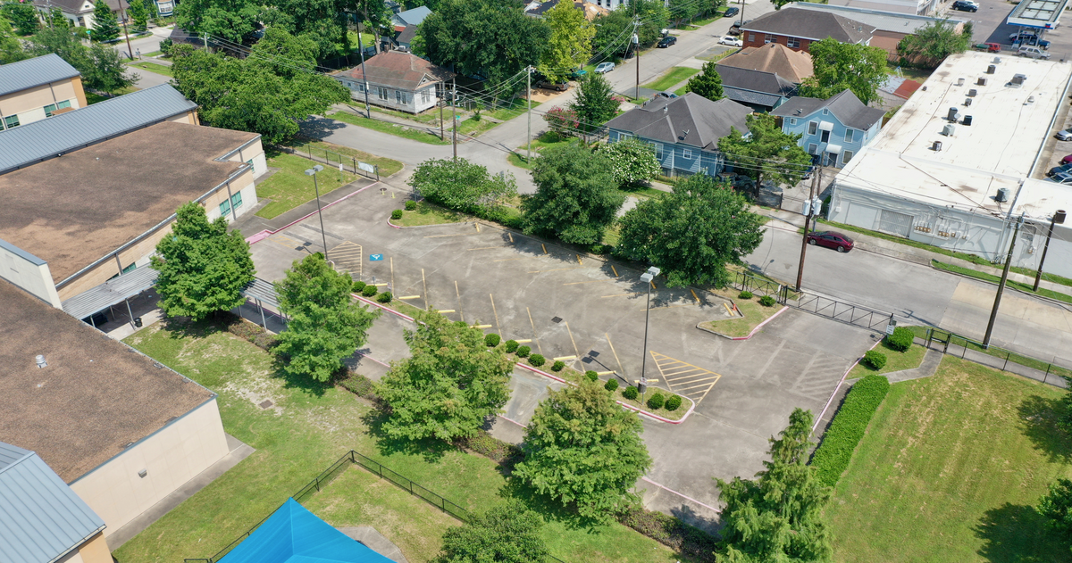 Rent Parking Lot - Back in Houston