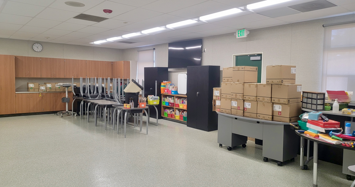 Rent Classroom Standard in Ivanhoe
