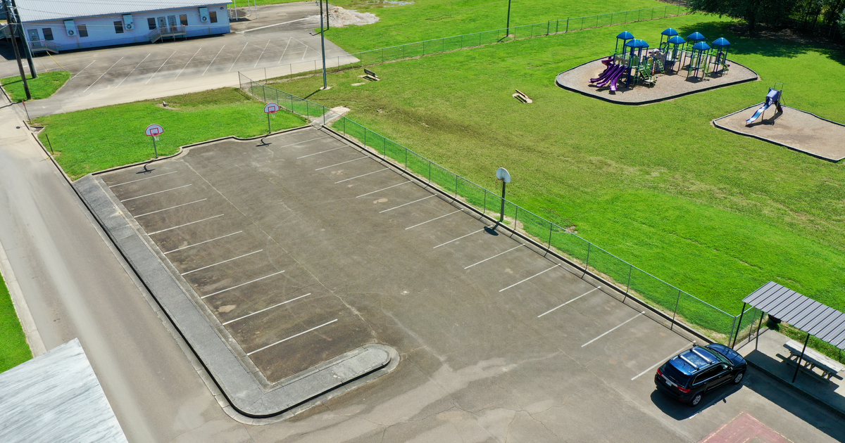 Rent Parking Lot - Back in Ellijay