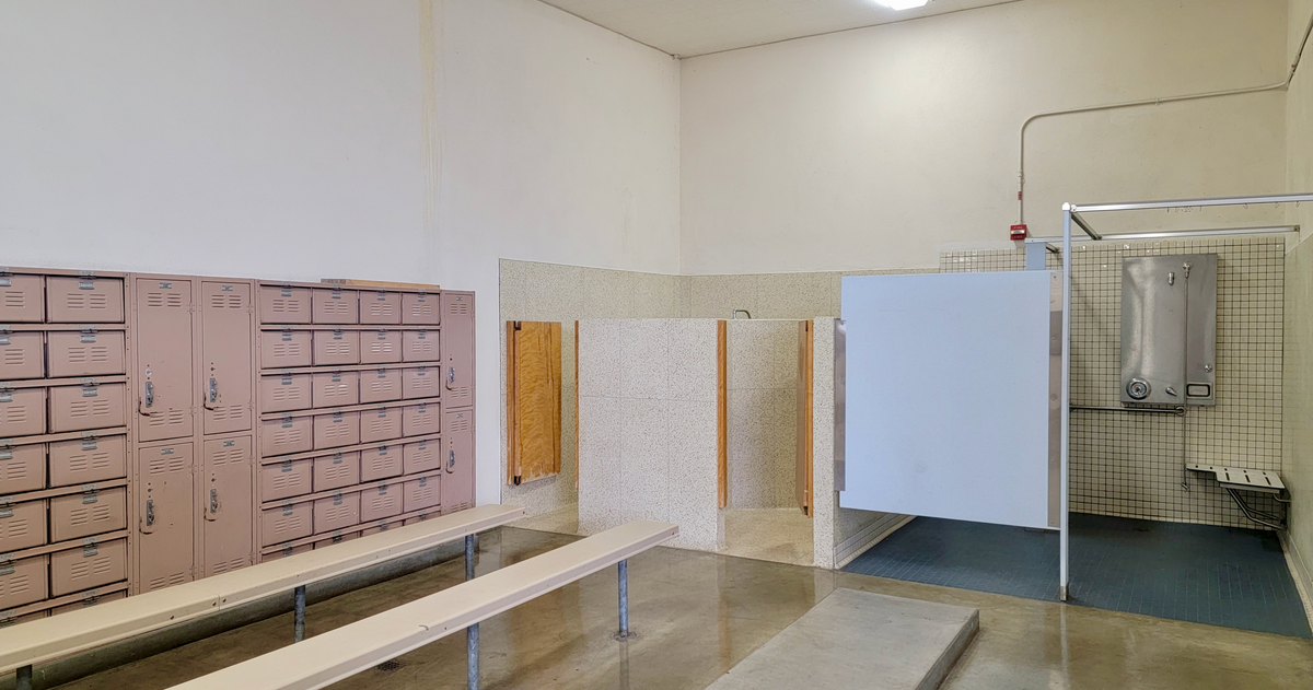 Rent Locker Room - Girls in San Diego