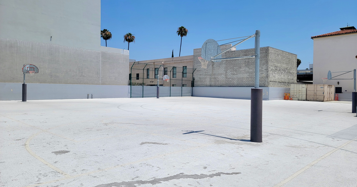 Rent Outdoor Basketball Courts in Beverly Hills