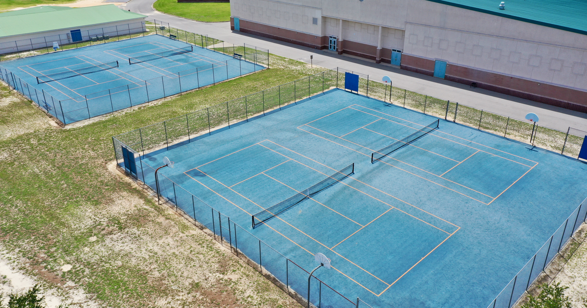 Rent Tennis Courts in Freeport