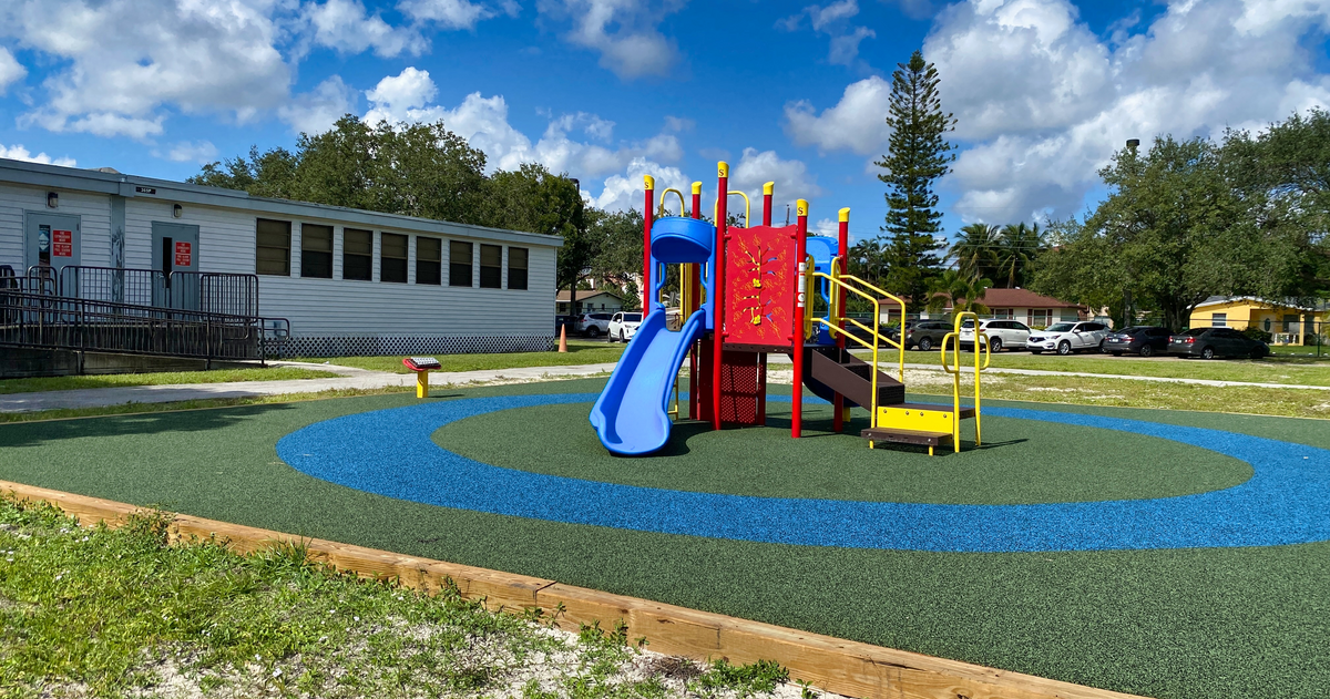 Rent Playground in Lauderhill