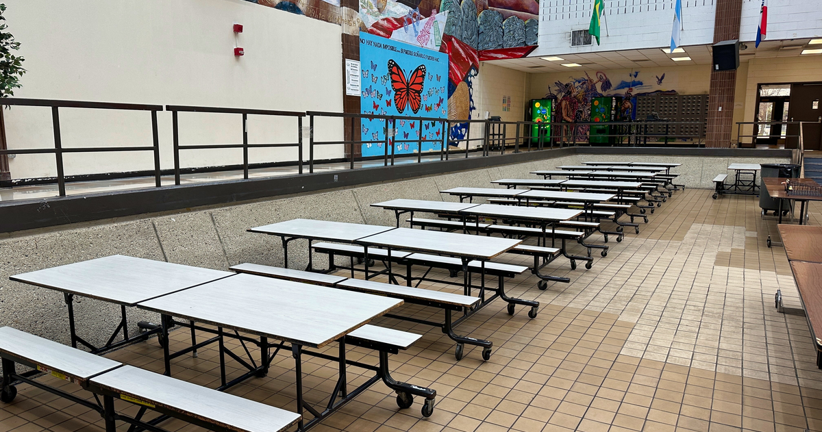 Rent Cafeteria in Chicago