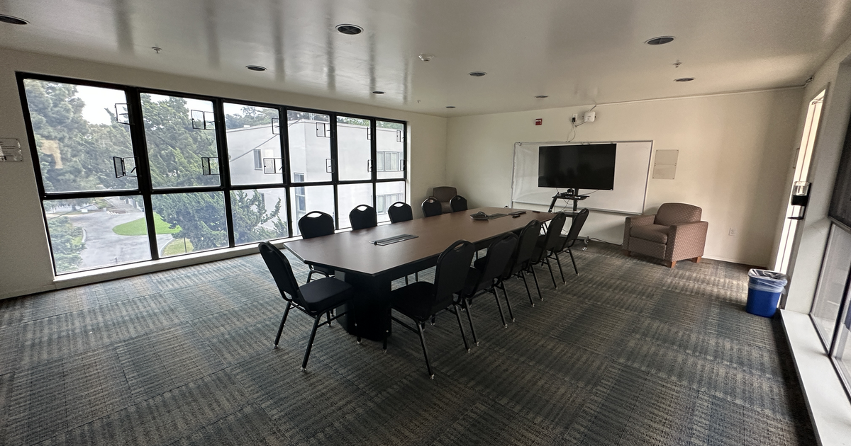 Rent Sky Lounge in Belmont