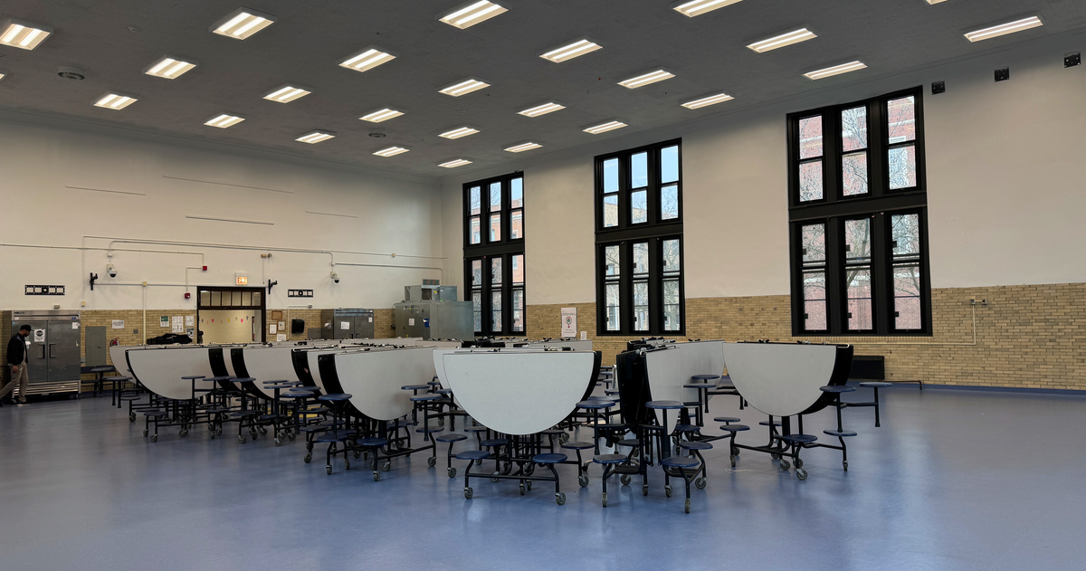 Rent Cafeteria in Chicago