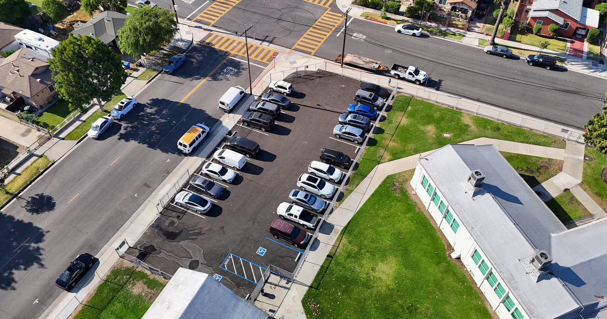 Rent Parking Lot in Paramount