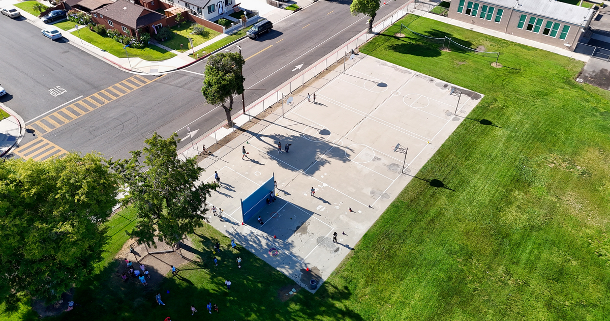 Rent Outdoor Basketball Courts in Paramount