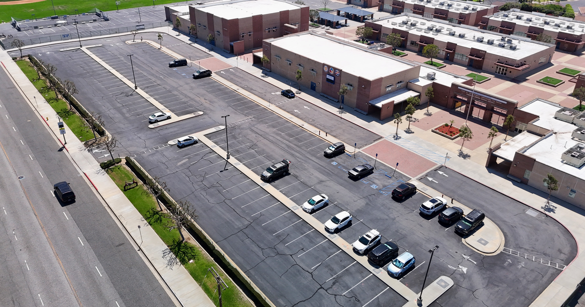Rent Parking Lot in Hawthorne