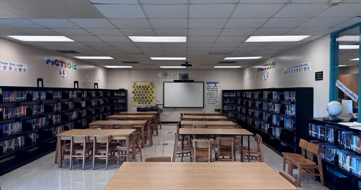 Rent Library in Hialeah