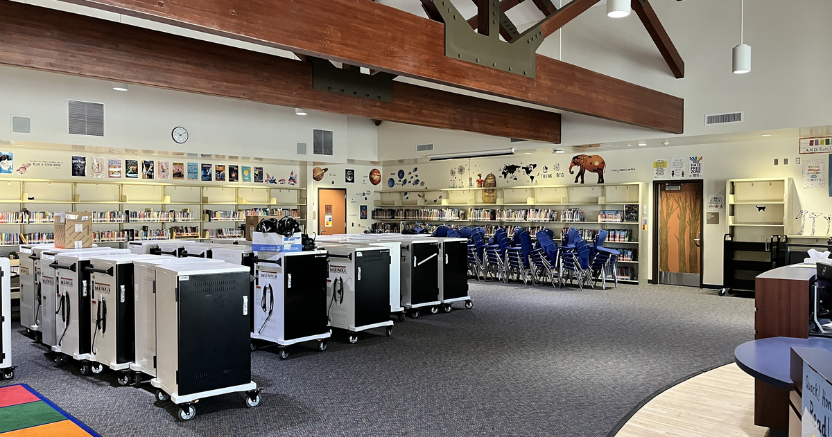 Rent Library in Hemet