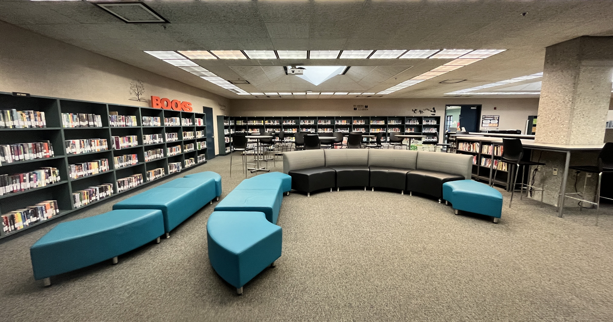 Rent Library in Hemet