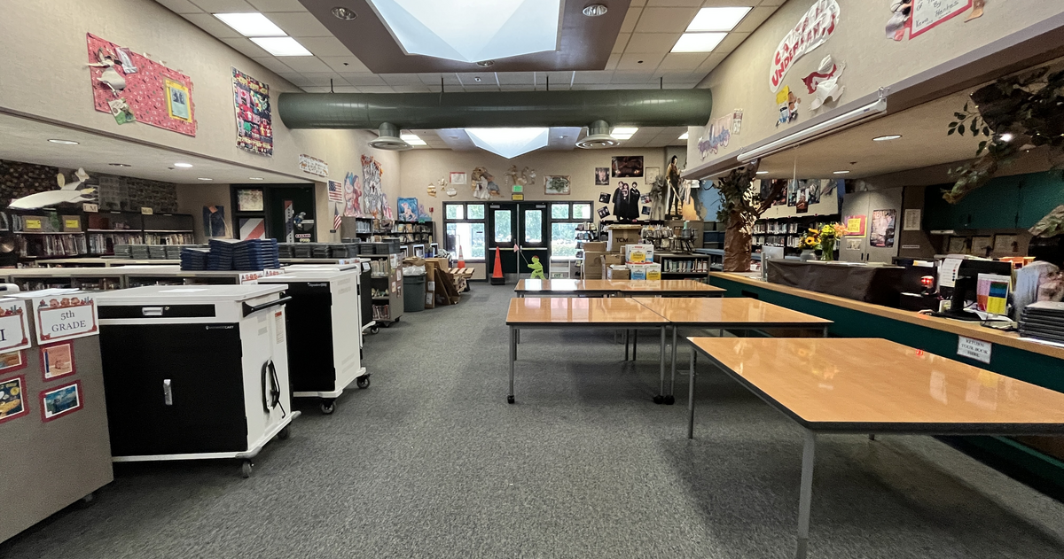 Rent Library in Hemet